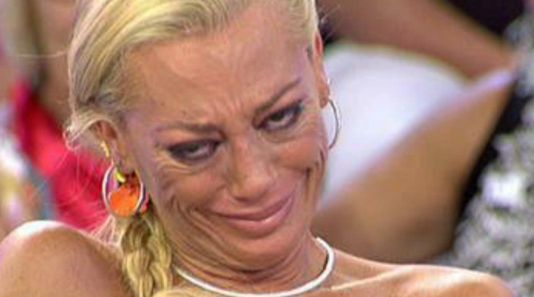 Cuando Estas Llorando Y Te Hacen Reír ️ Mentalidad Humana